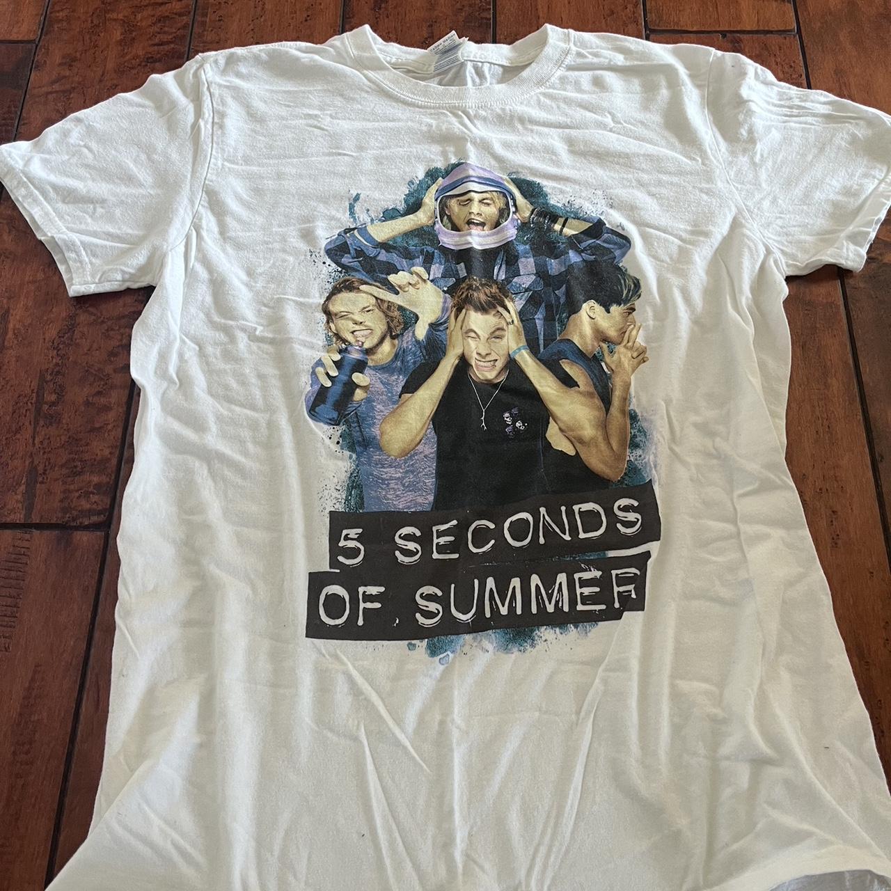 5sos sounds live feels live 2016 tour t shirt. good... - Depop