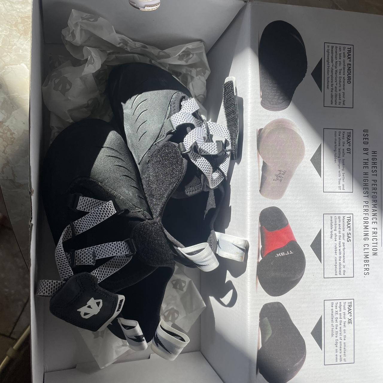 evolv phantom climbing shoes size 5.5 men and 7... - Depop