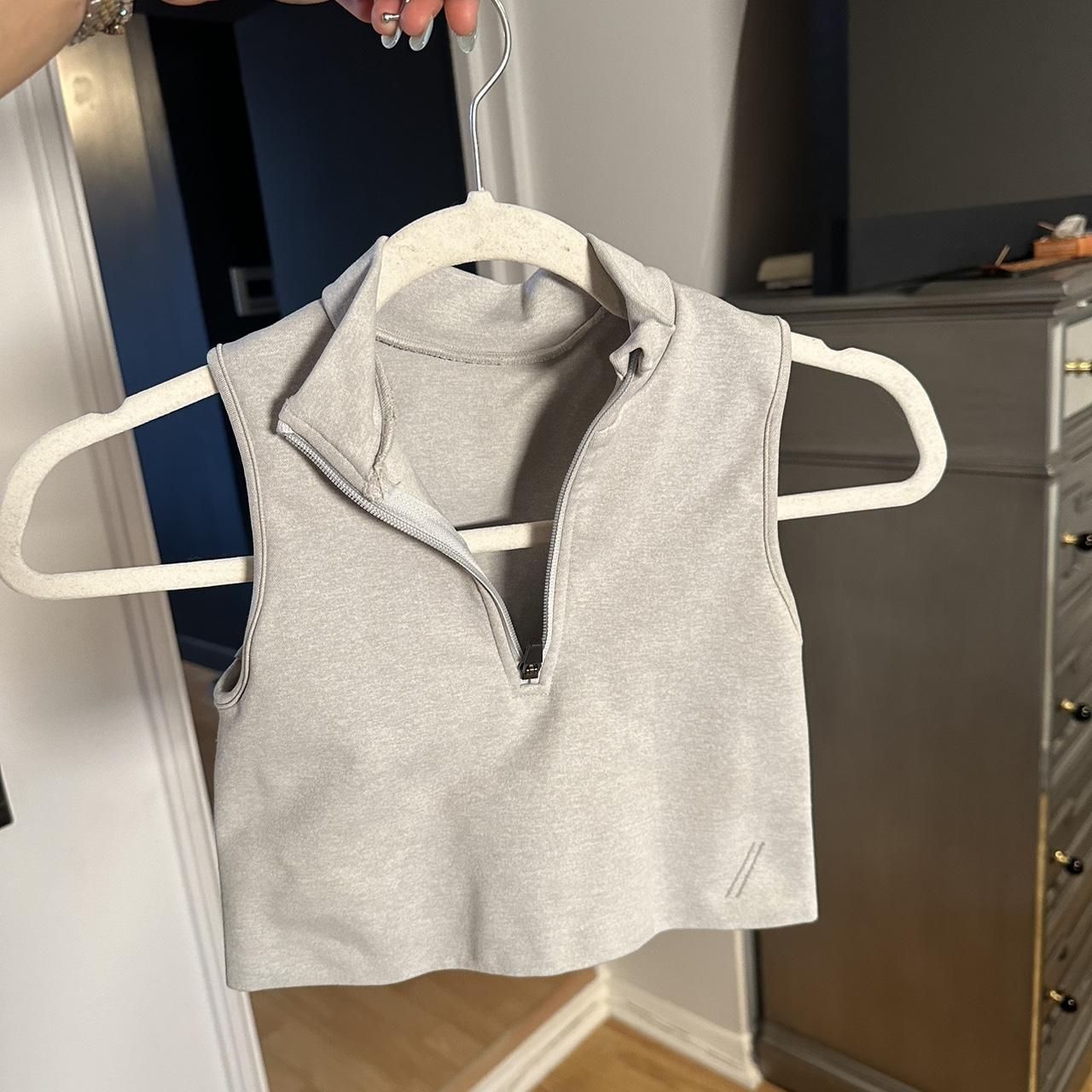 Grey cropped tala gym top XS - Depop