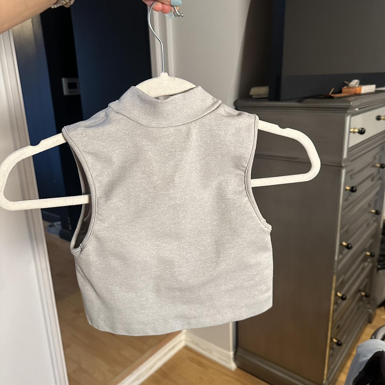 Grey cropped tala gym top XS - Depop