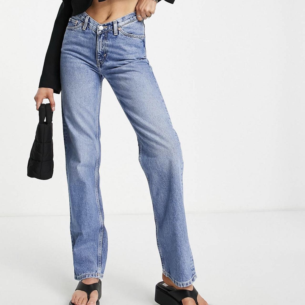 Weekday v straight leg jeans Super flattering... - Depop
