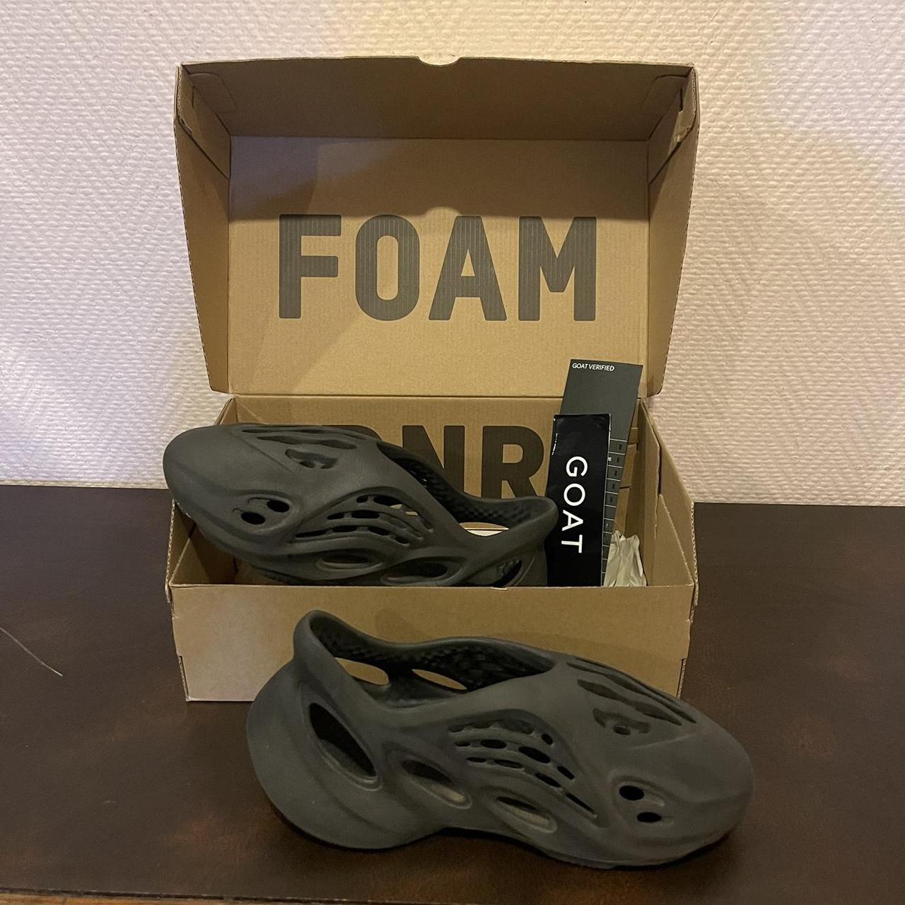 Yzy foam runners black Original box Men’s size 6... - Depop