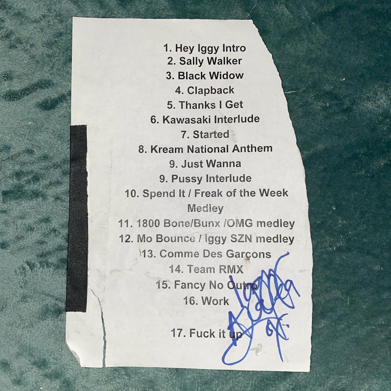 iggy azalea signed setlist from her nyc bowery... - Depop