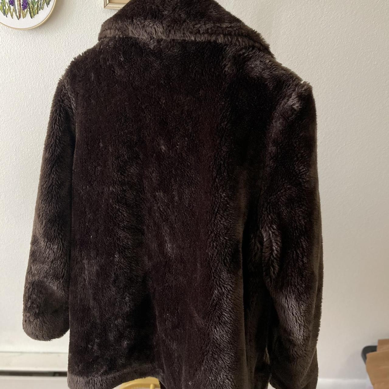 White stag vintage fur coat - Depop