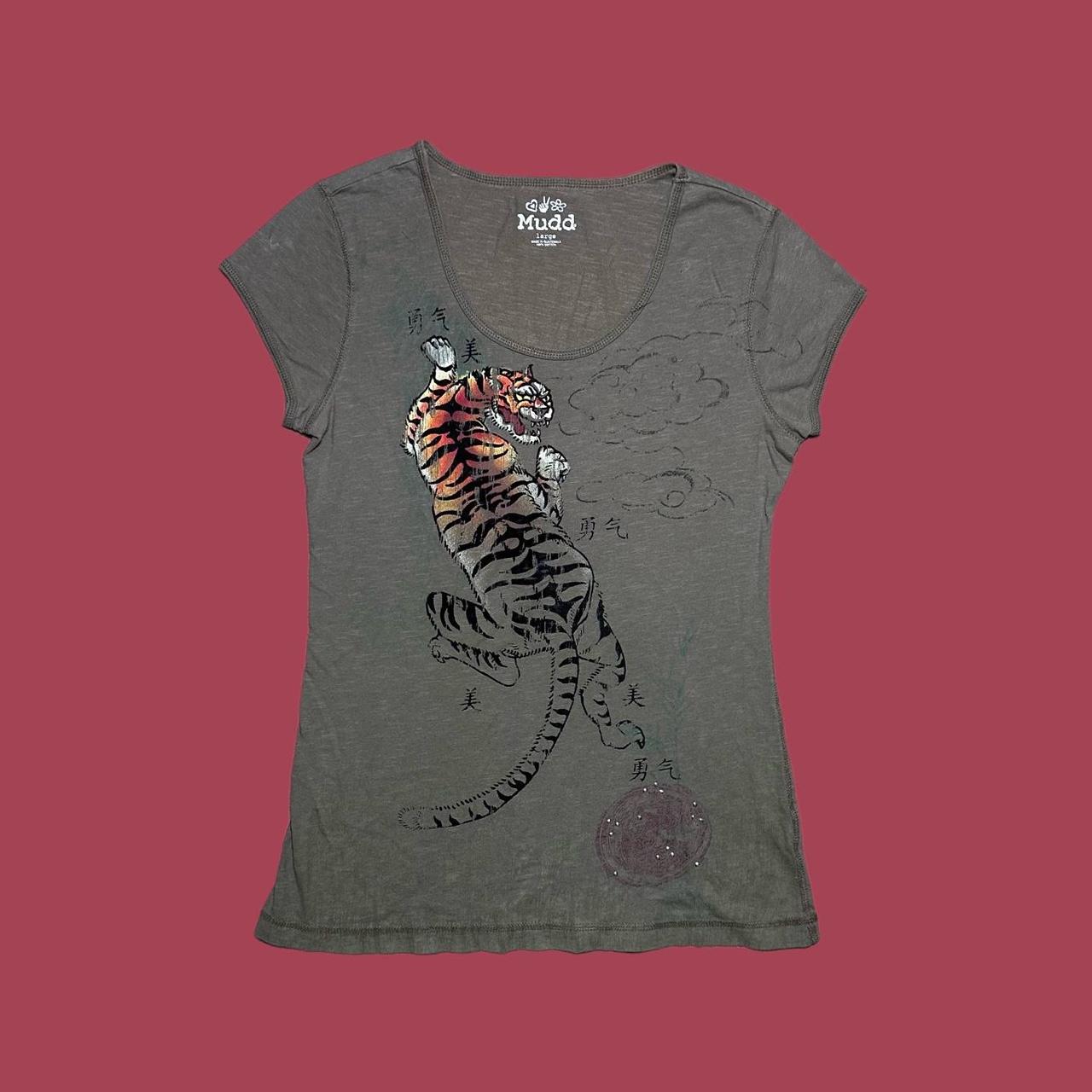 Mudd Clothing Women's Grey and Orange T-shirt | Depop