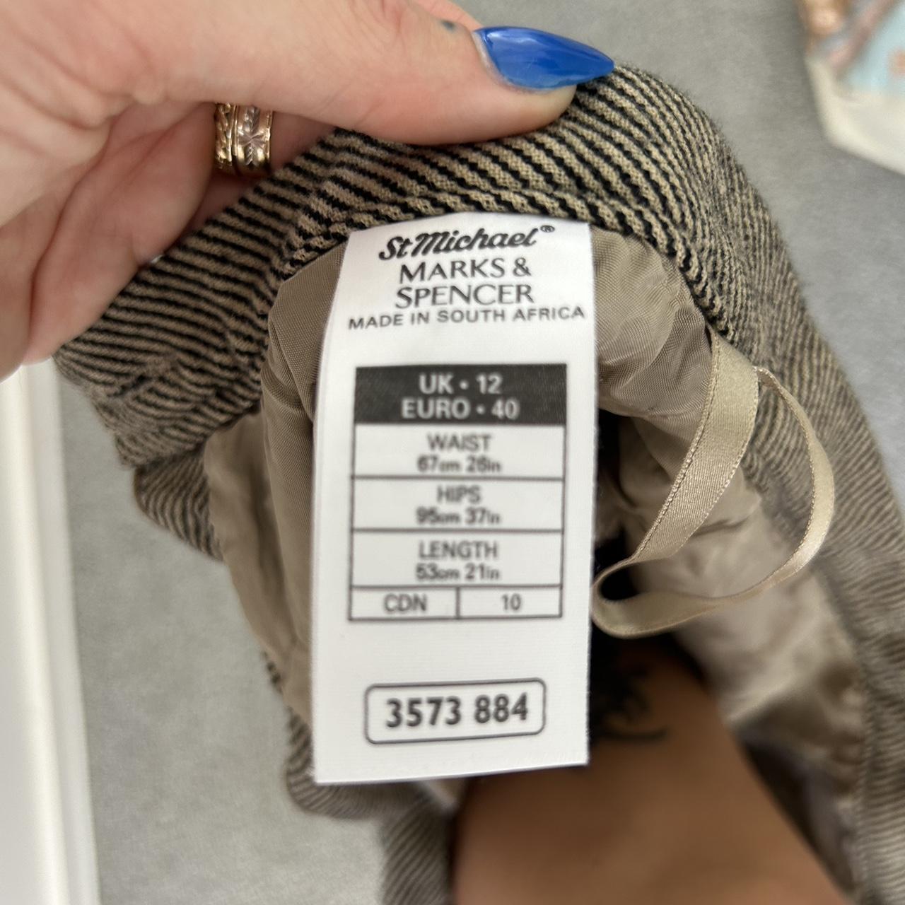 Vintage high waisted pencil skirt Label is 12,... - Depop