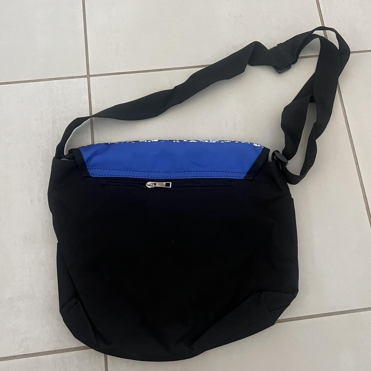 One direction satchel bag In great condition - Depop