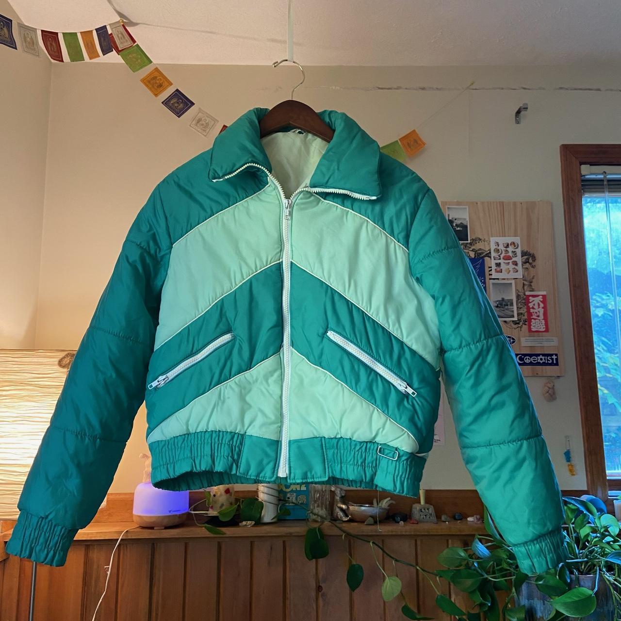 cropped light and dark green zip up puffer jacket! - Depop