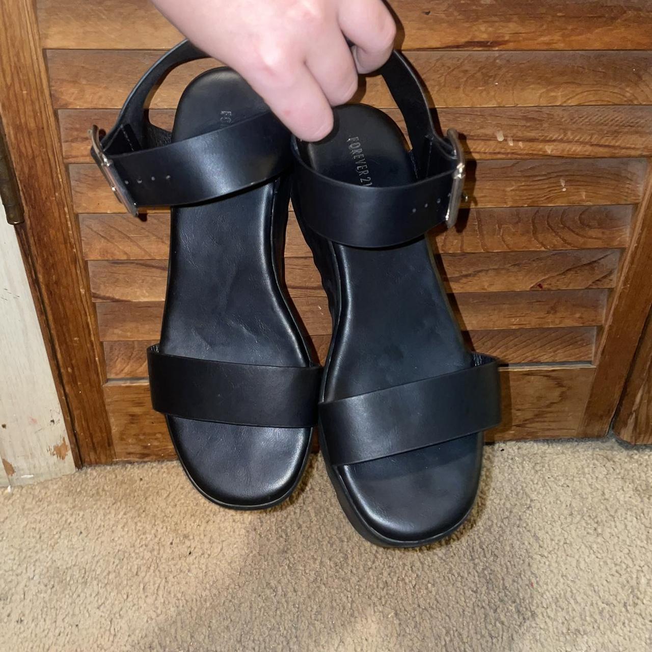 Forever21 Black Chunky Platform Strappy Sandals size... - Depop
