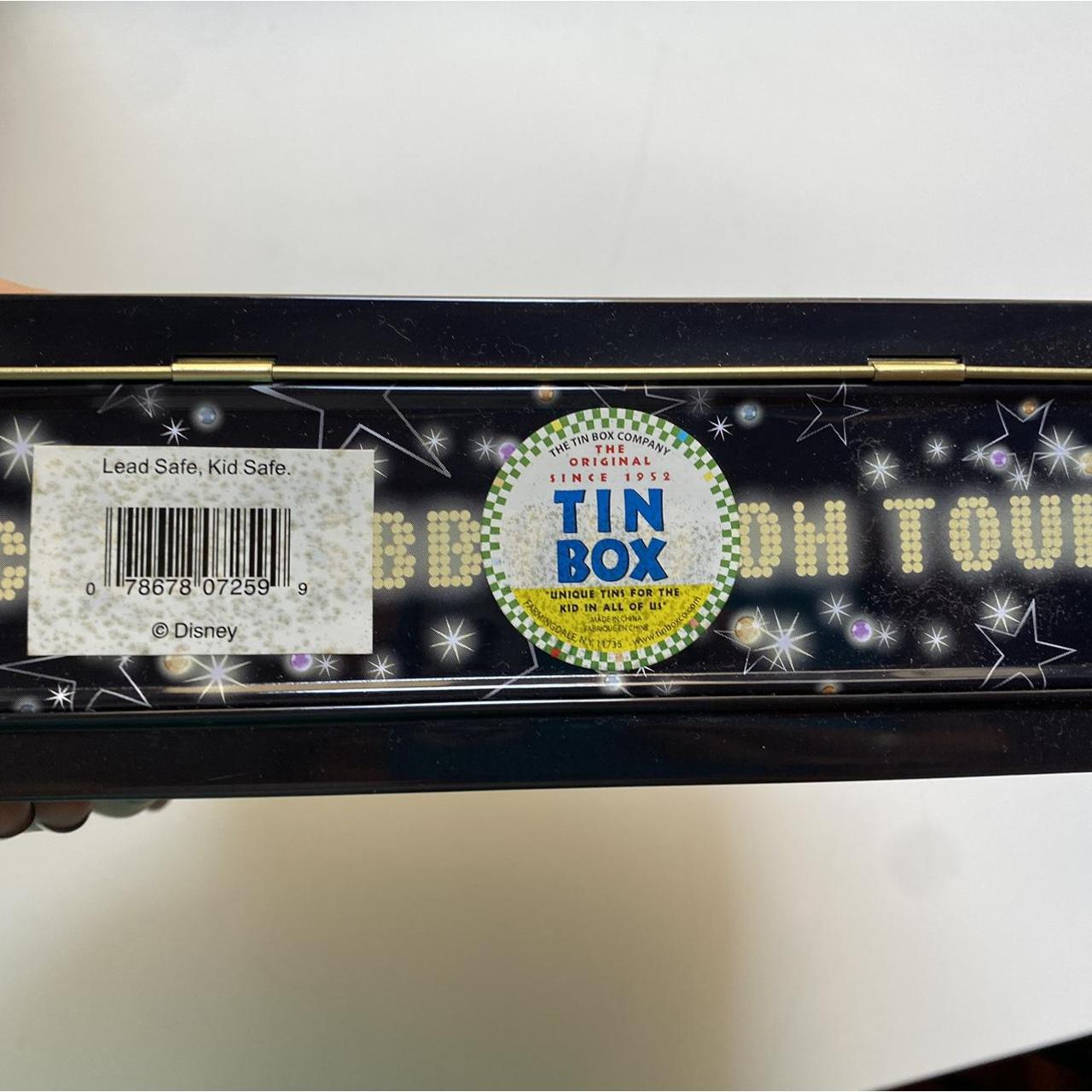 Adorable Hannah Montana lunchbox!!! Same design on... - Depop