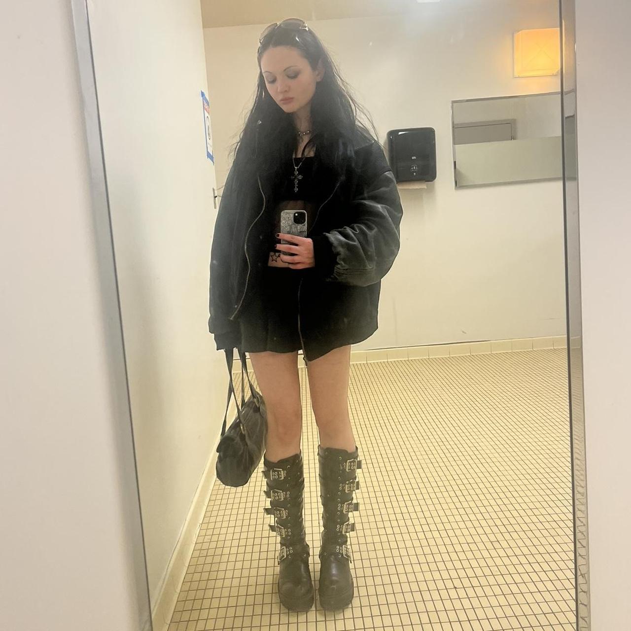 meet the seller ⭐️🫒🍸 Hi I’m Lulu a.k.a Luca, I’m 19,... - Depop