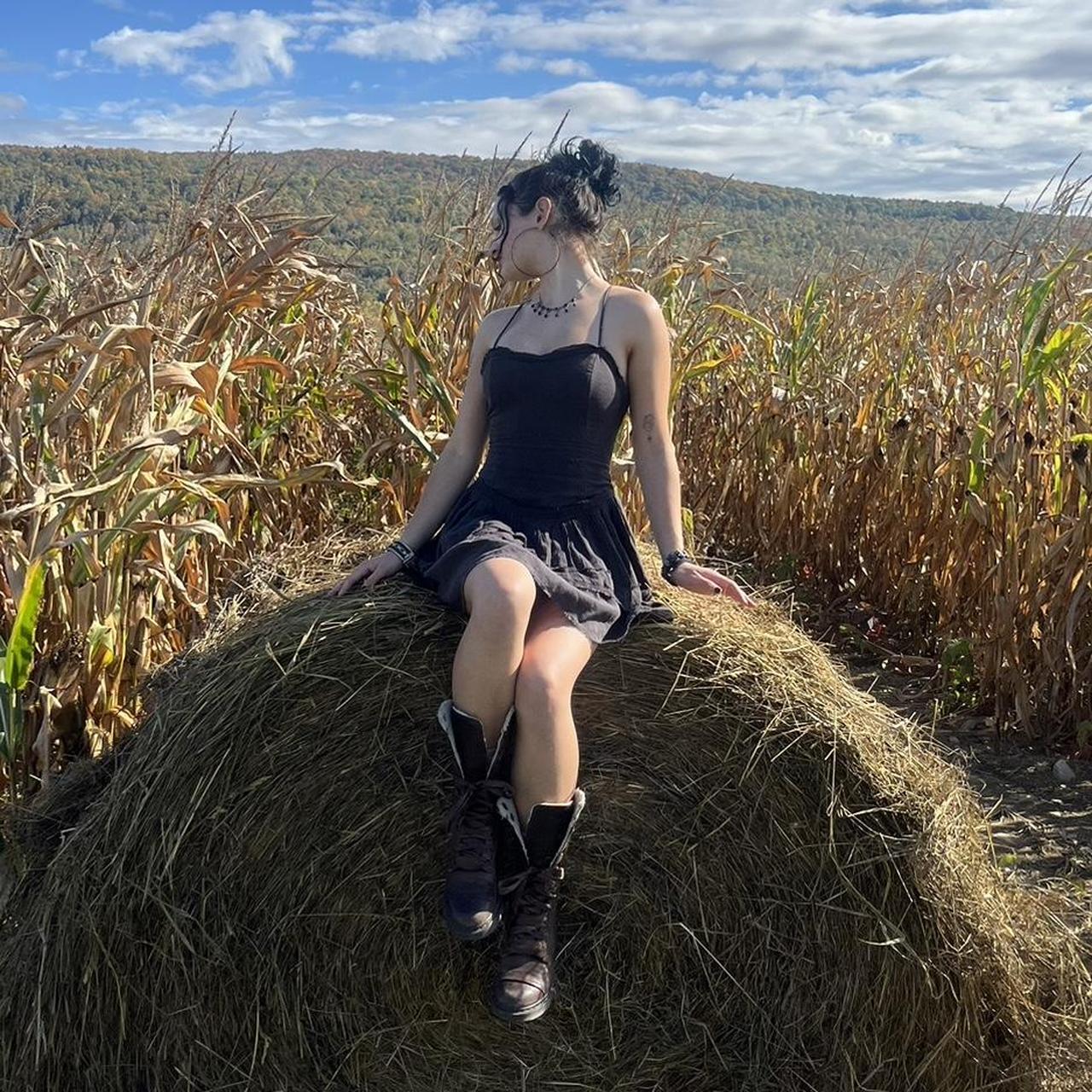 meet the seller ⭐️🫒🍸 Hi I’m Lulu a.k.a Luca, I’m 20,... | Depop