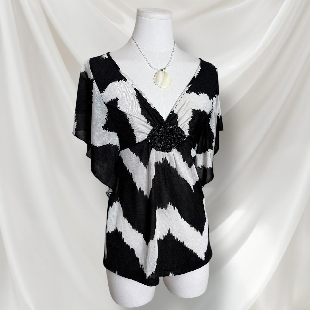 heart & soul | Y2K slouchy top Black & white... | Depop