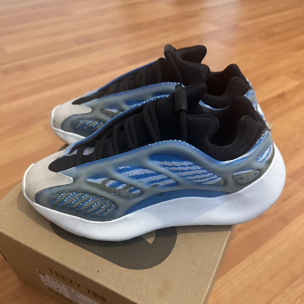 YEEZY 700 V3 ARZARETH - Depop