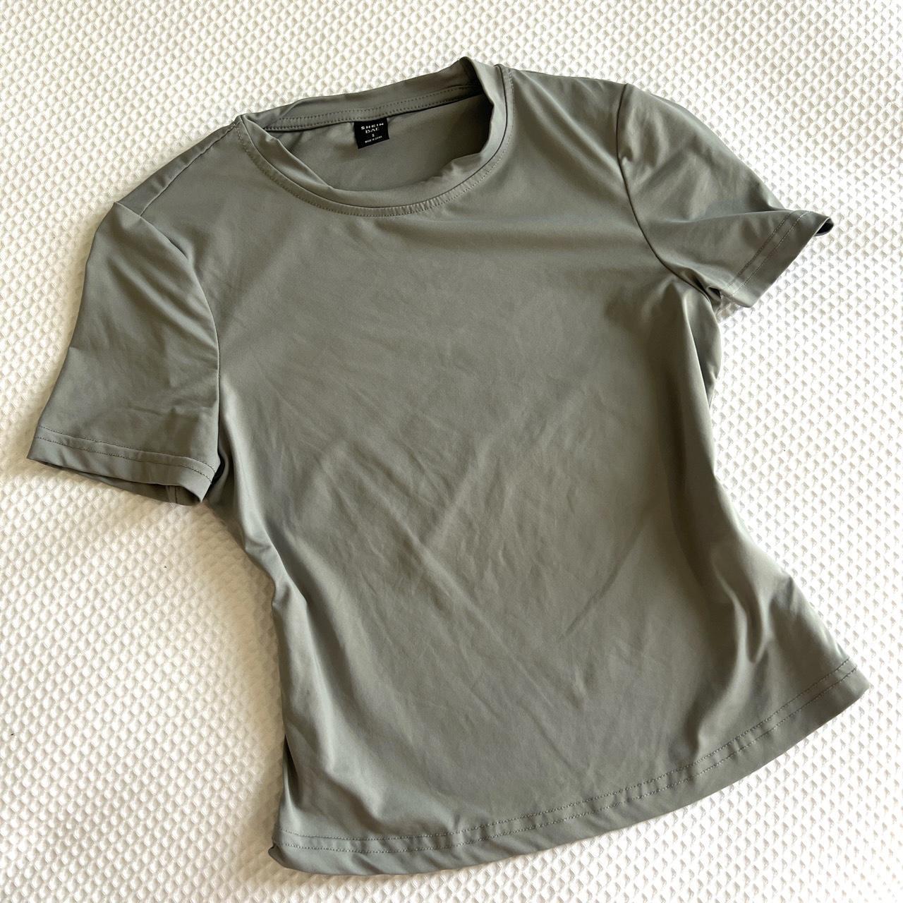 Grey Solid Fitted tee 🖤 - brand new never worn!... - Depop