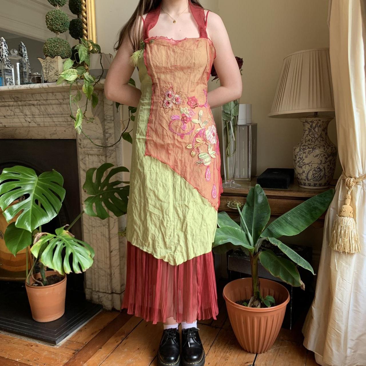 stunning green and rev vintage dress with unique... - Depop