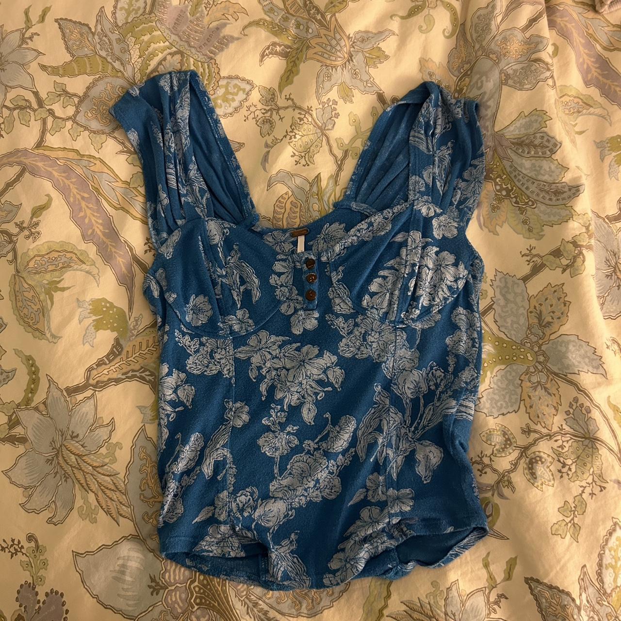 Free people blue floral top - Depop