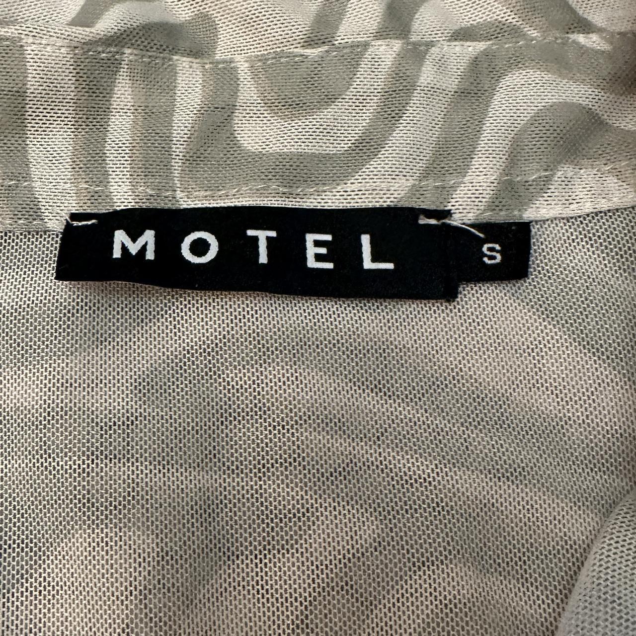 Super cute Motel sheer top Absolutely love but... - Depop