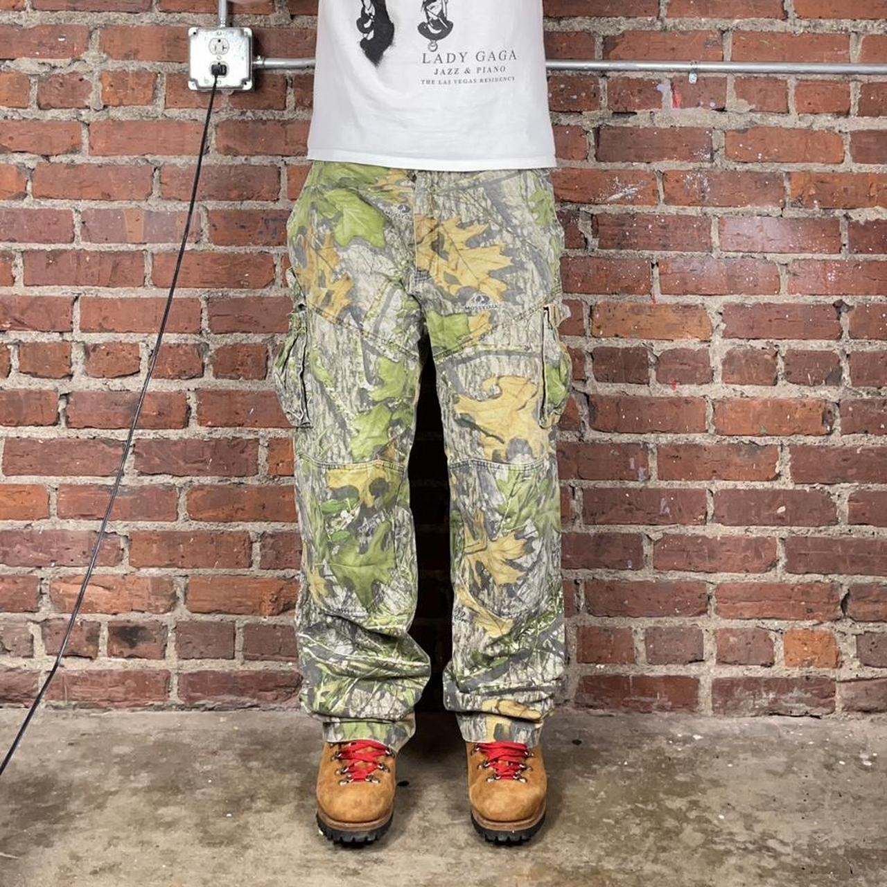 Realtree Camo Baggy Cargo Pants. Fits sizes... - Depop