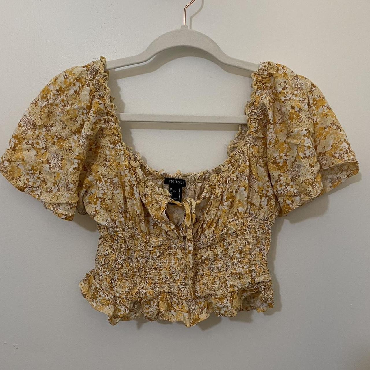 Cottage core floral milkmaid blouse 🌼 - Depop