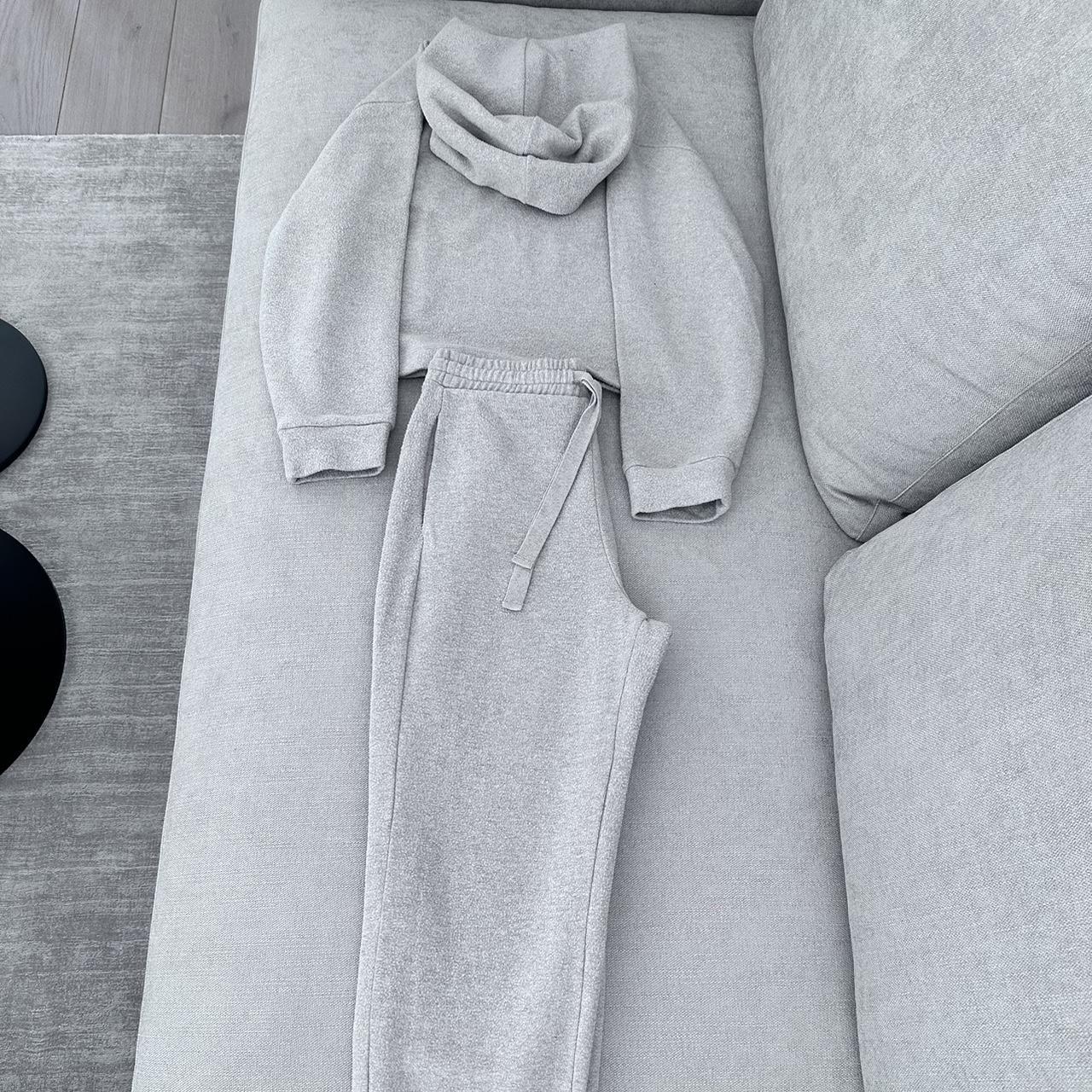 Zara Women's Cream Joggers-tracksuits | Depop