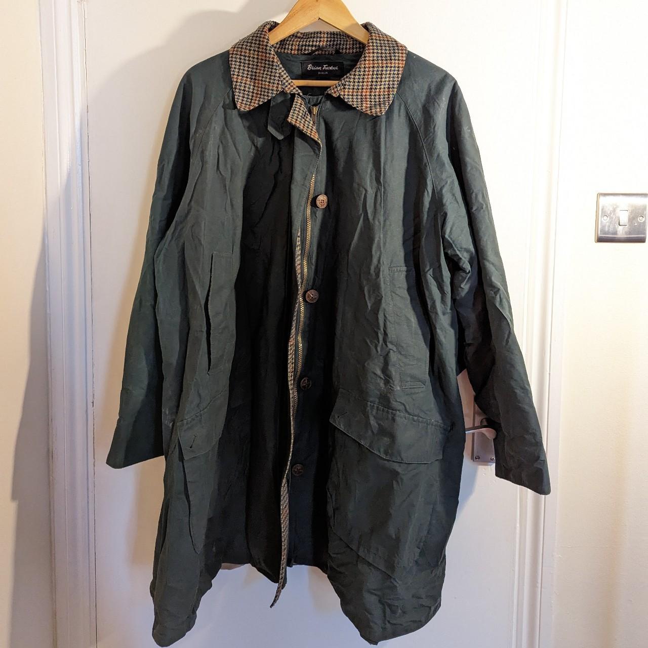 Forest green wind coat Can fit UK10-16 looks good... - Depop