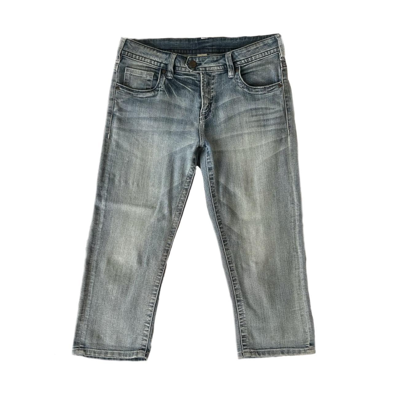 low rise capris 𝜗ৎ 2000s era medium wash denim crop... - Depop