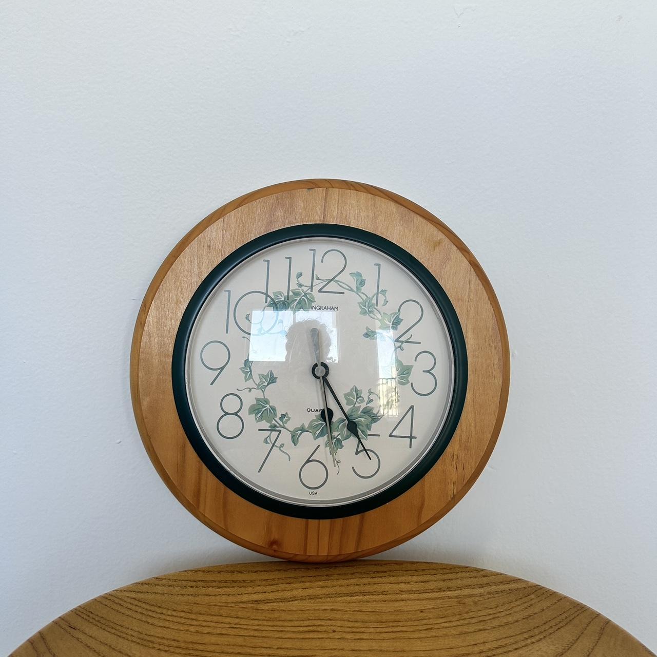 vine design wall clock works perfectly and will be... - Depop