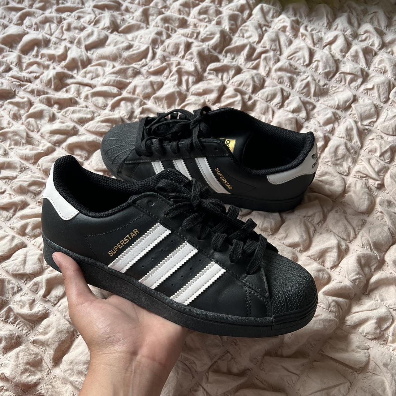 ADIDAS SUPERSTAR BLACK AMD WHITE SIZE 6.5 10/10... - Depop