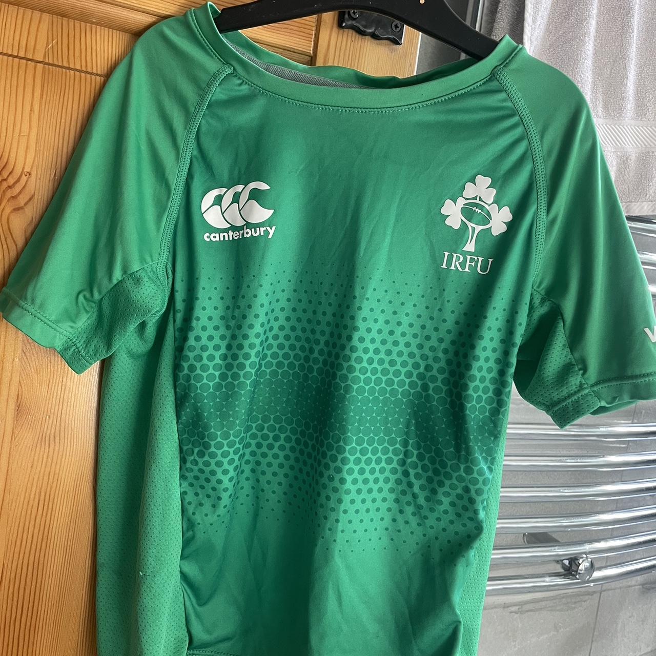 Irish rugby training top wore a 3/4 times - Depop