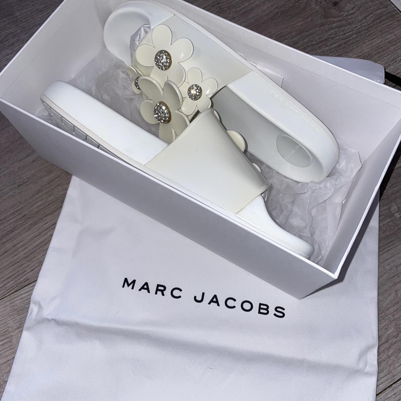 Marc Jacobs daisy sliders size 6 Brand new never worn - Depop