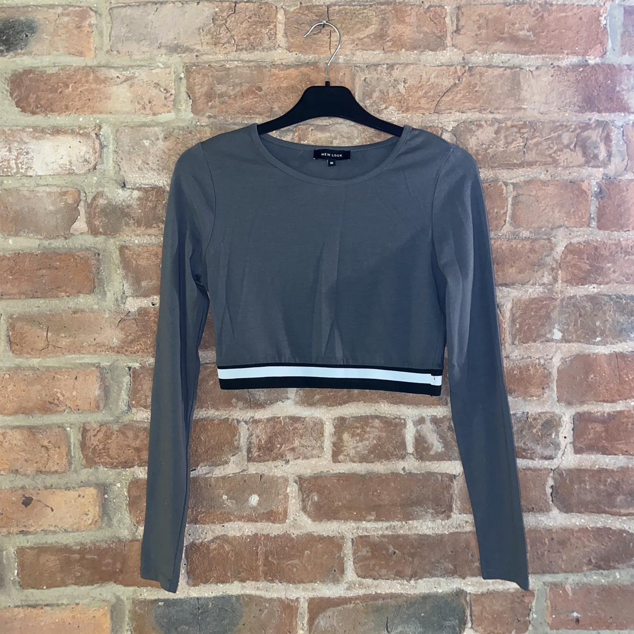 New Look Women's Grey and Black Crop-top | Depop