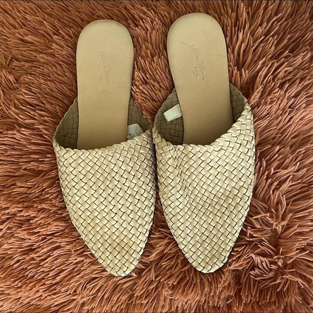 Universal Thread Women's Tan and Cream Mules | Depop