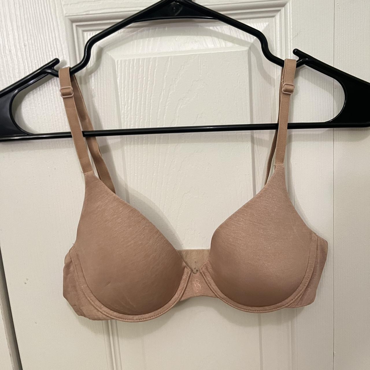 Victoria's Secret uplift semi demi bra. Size 32B.... - Depop