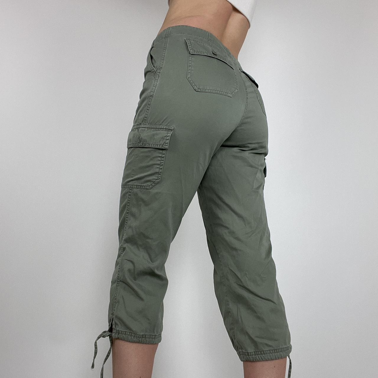 90s/00s army green cargo capris no flaws,... - Depop