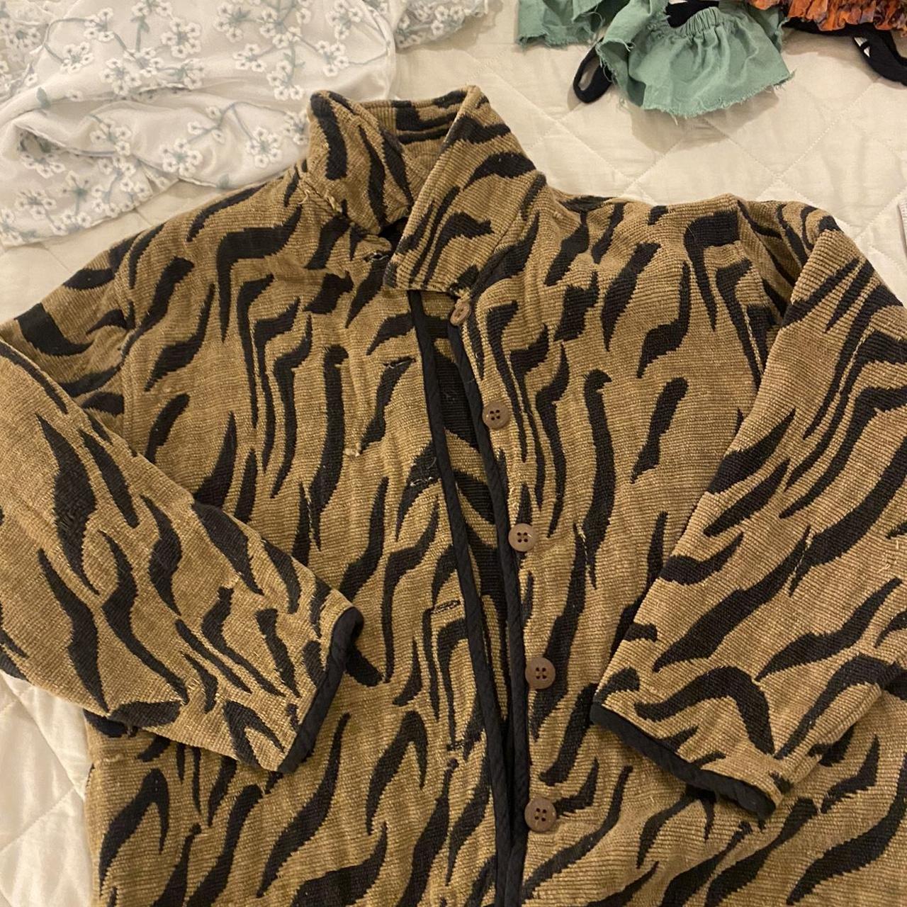 Vintage tiger print jacket! Super cool jacket,... - Depop