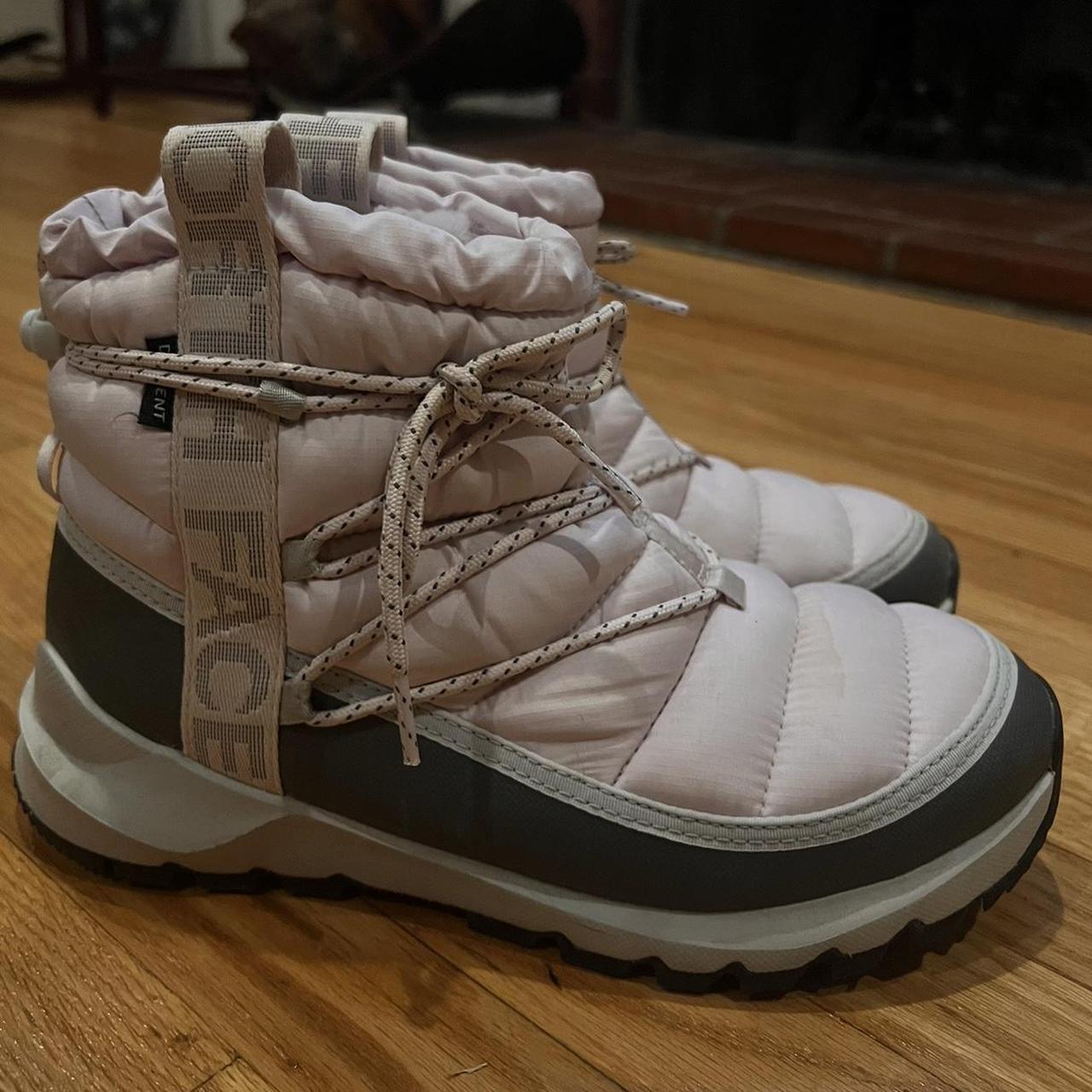 North Face light pink snow boots, super cute & cozy🩷... - Depop