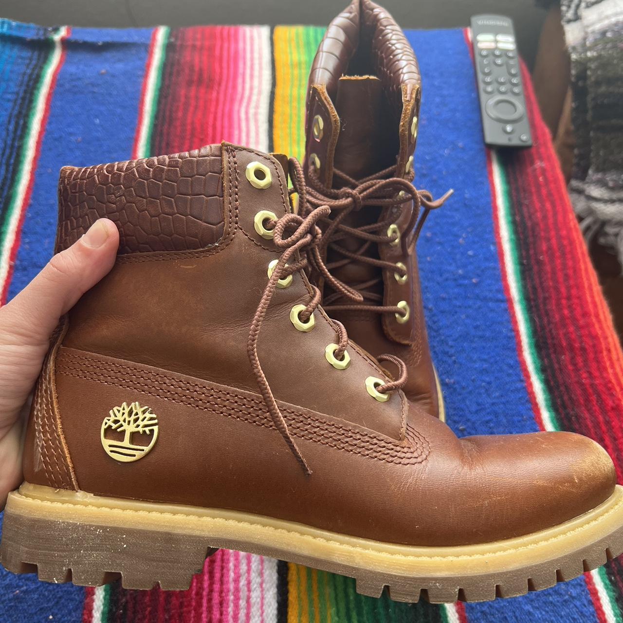 Timberland size 7 like new boots - Depop