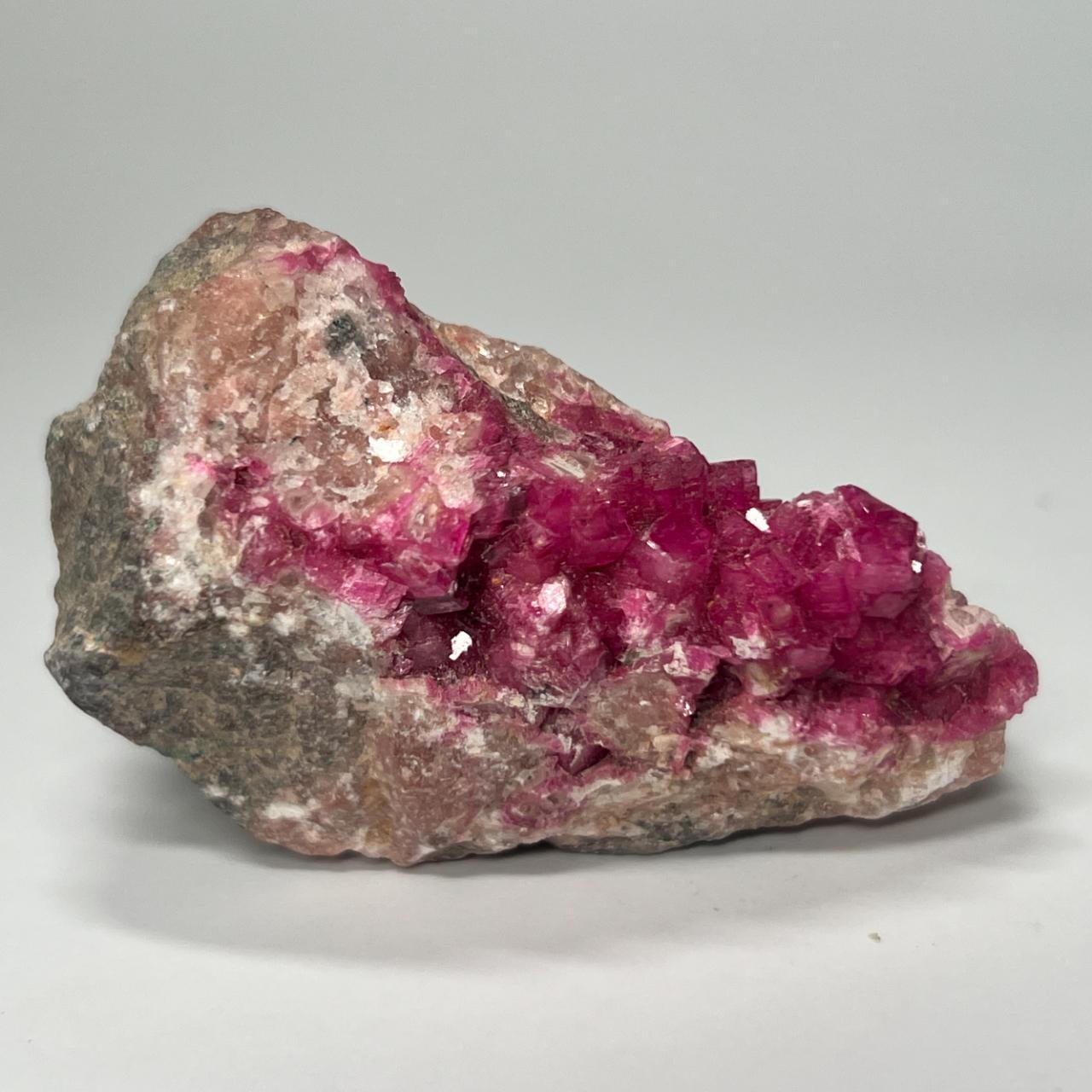 Terminated Rhombohedral Cobalt-bearing Calcite from... - Depop