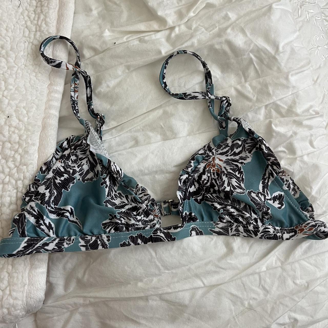 Beach riot bikini top. Hardly worn. Fits xs or... - Depop