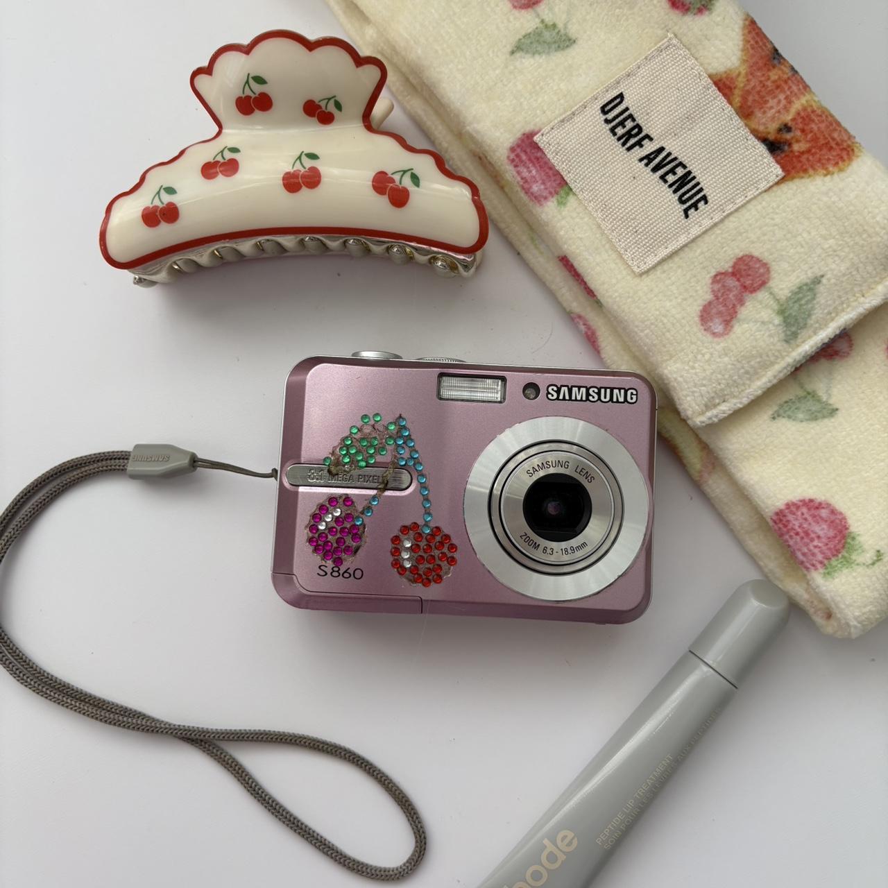 Pink Samsung digital camera - Depop