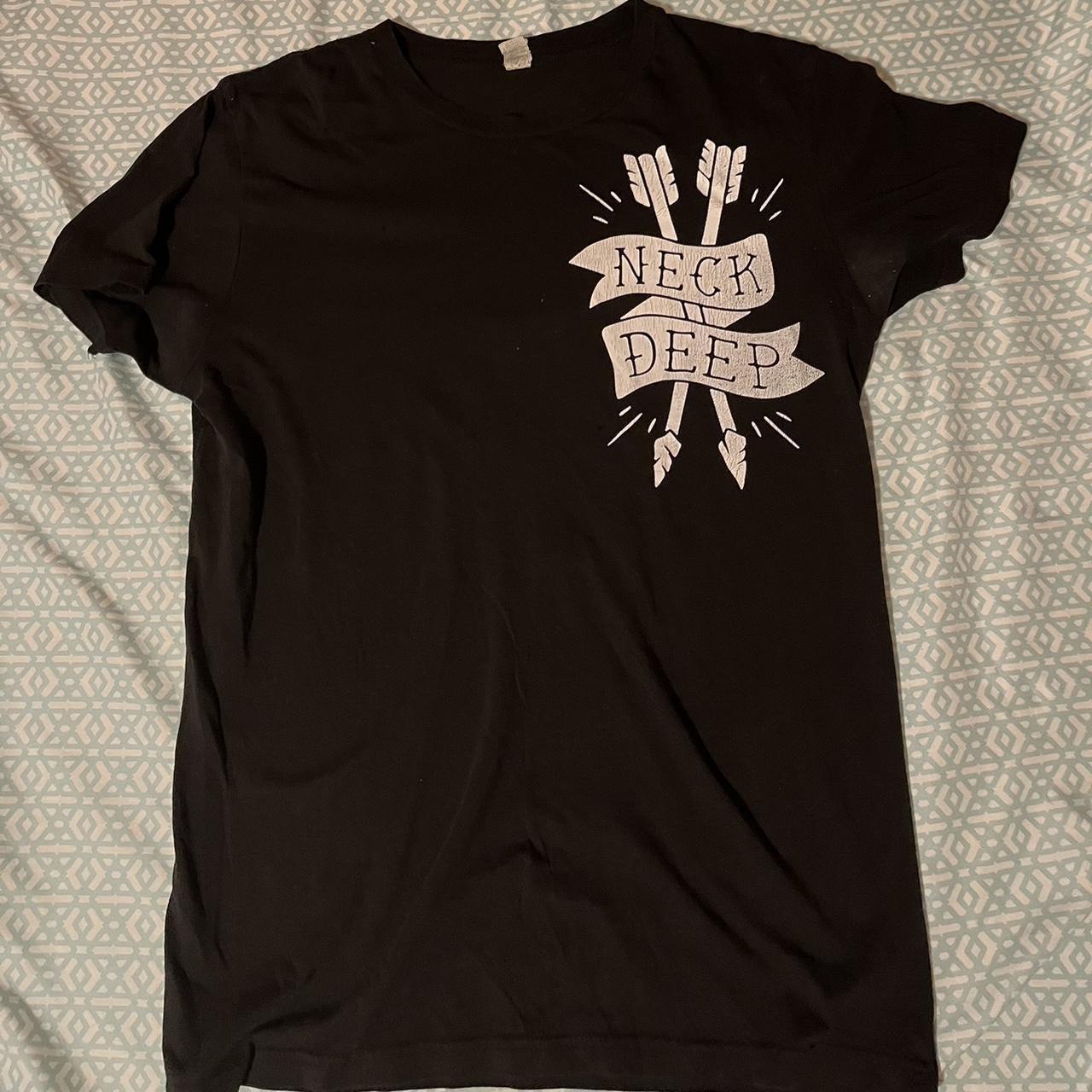 CLASSIC NECK DEEP ARROW TEE SIZE S old school neck... - Depop