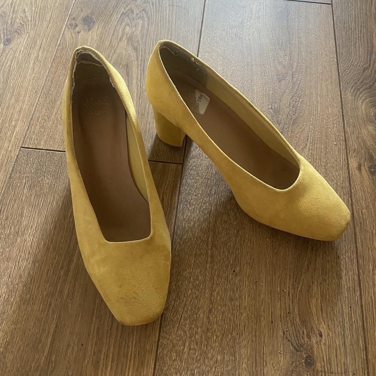 Yellow wide fit court shoes - Depop