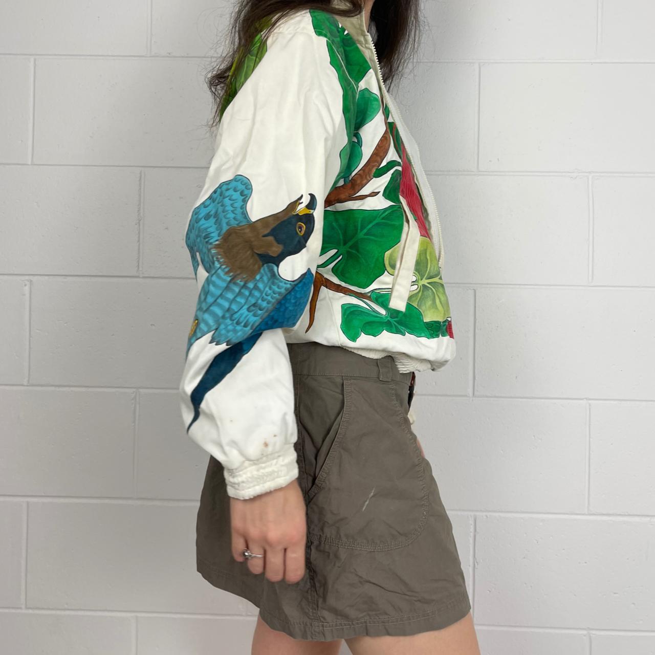 vintage wild birds jacket doesn't list a size on... - Depop