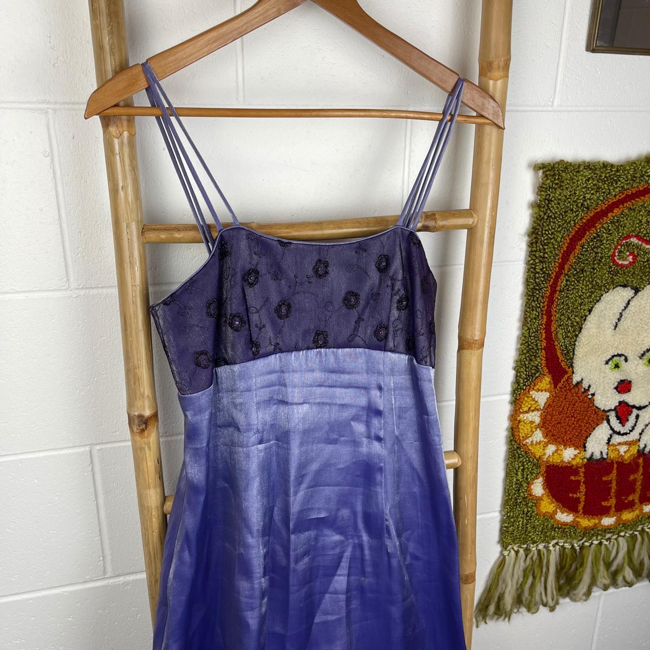 stunning 00's formal dress 💜 doesn't have a size... - Depop