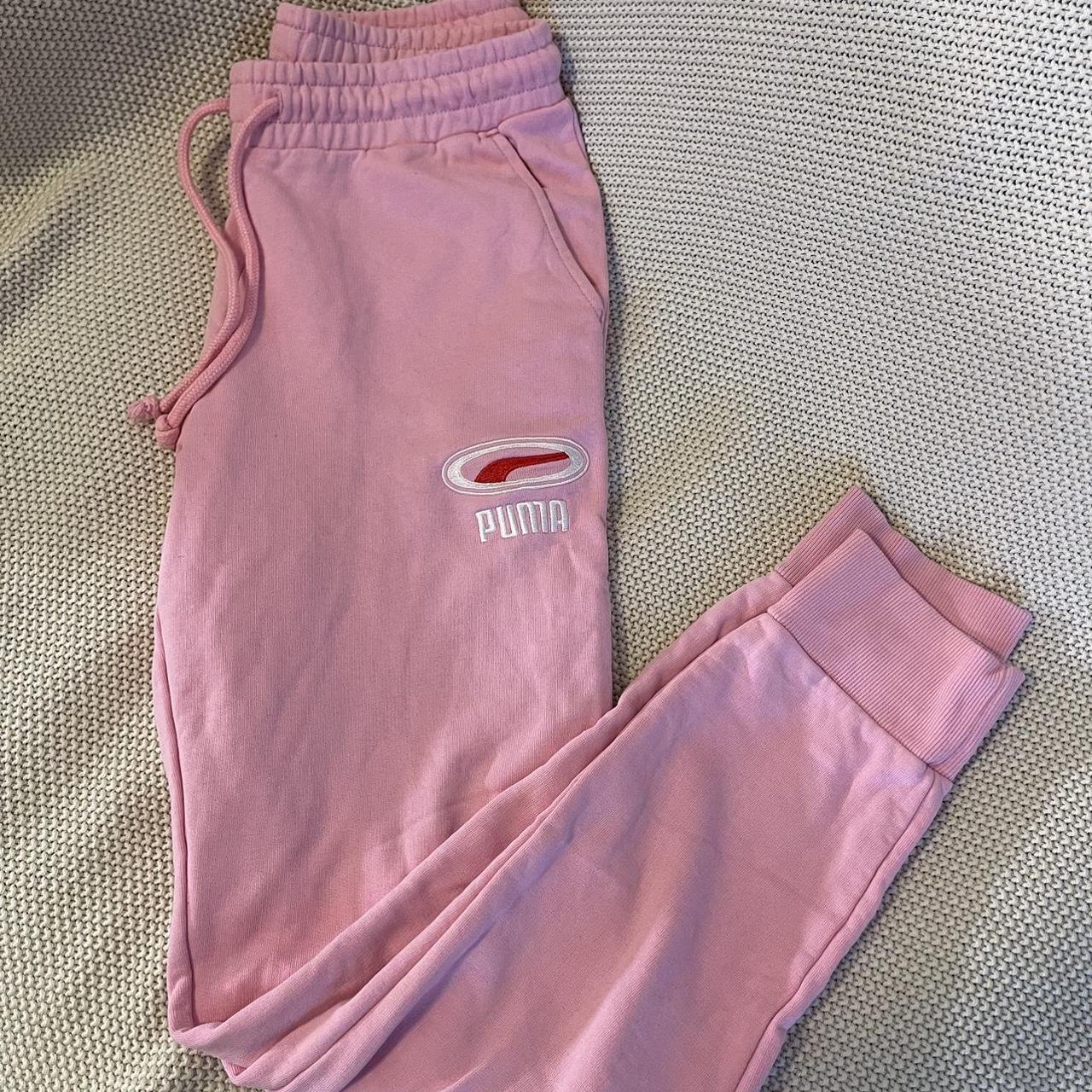 Puma sweatpants XS #puma #barbiecore - Depop