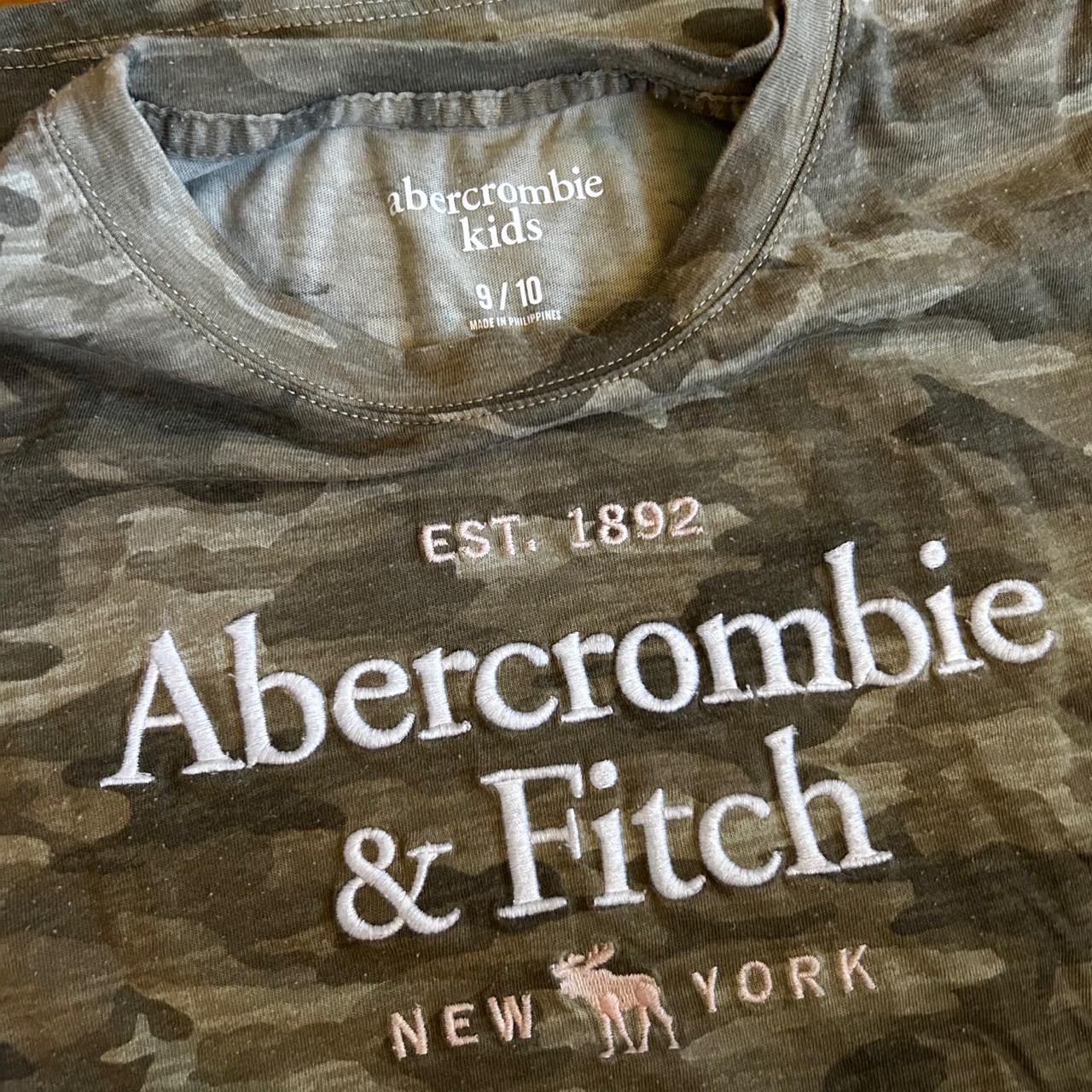 Abercrombie camo baby tee ☆ green camo cotton tee... - Depop