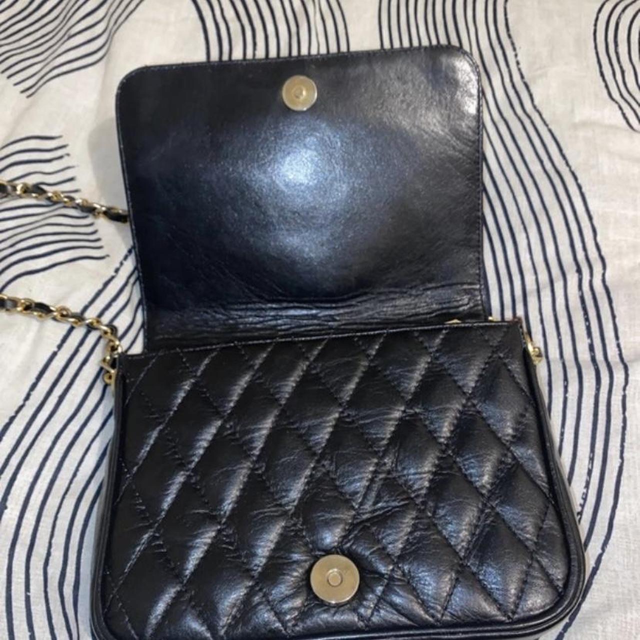 Vintage Chanel flap leather bag 19.5 x 14 x 5cm - Depop