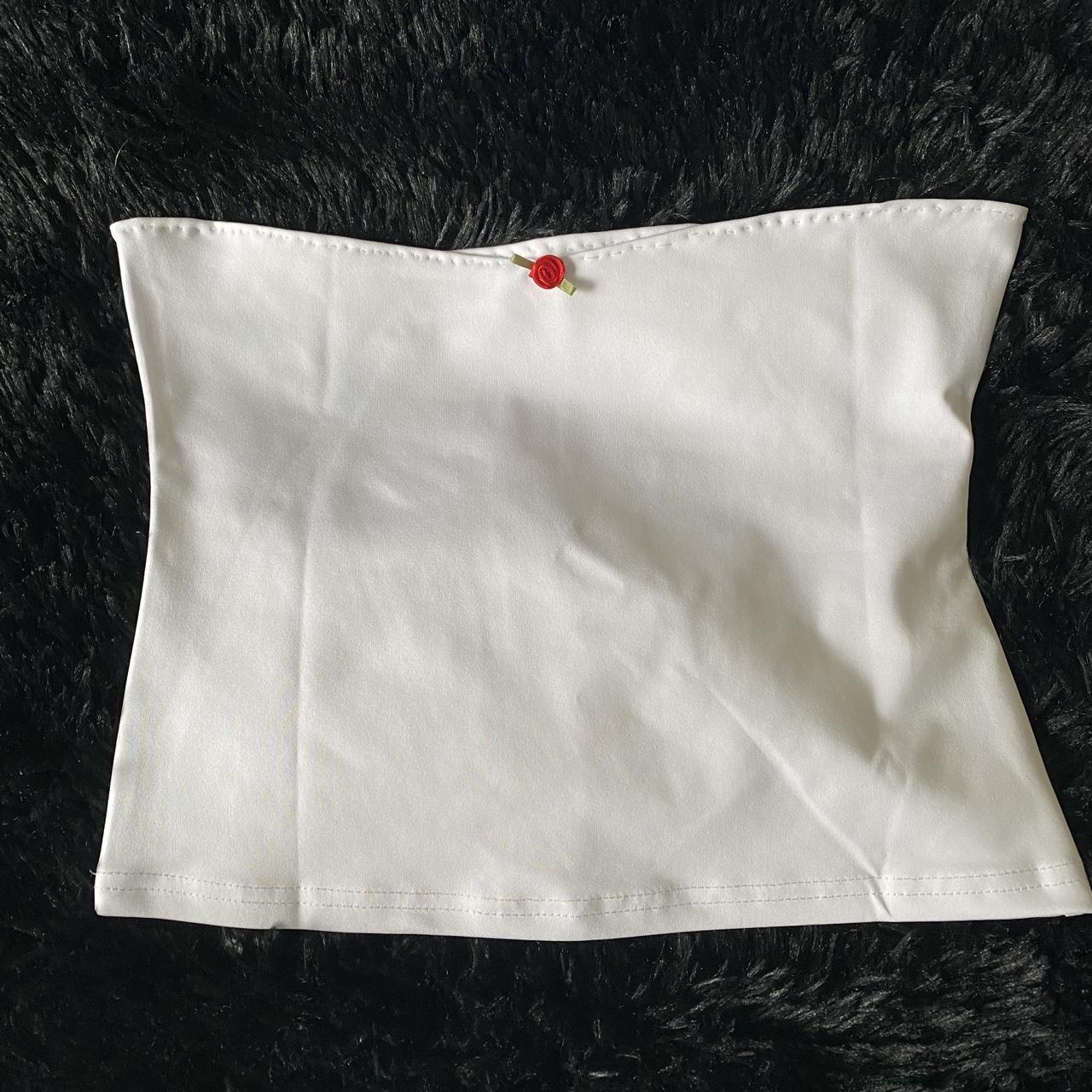 White rose tube top☎️🕸️🥀📸 made by muah🙄 fitted white... - Depop