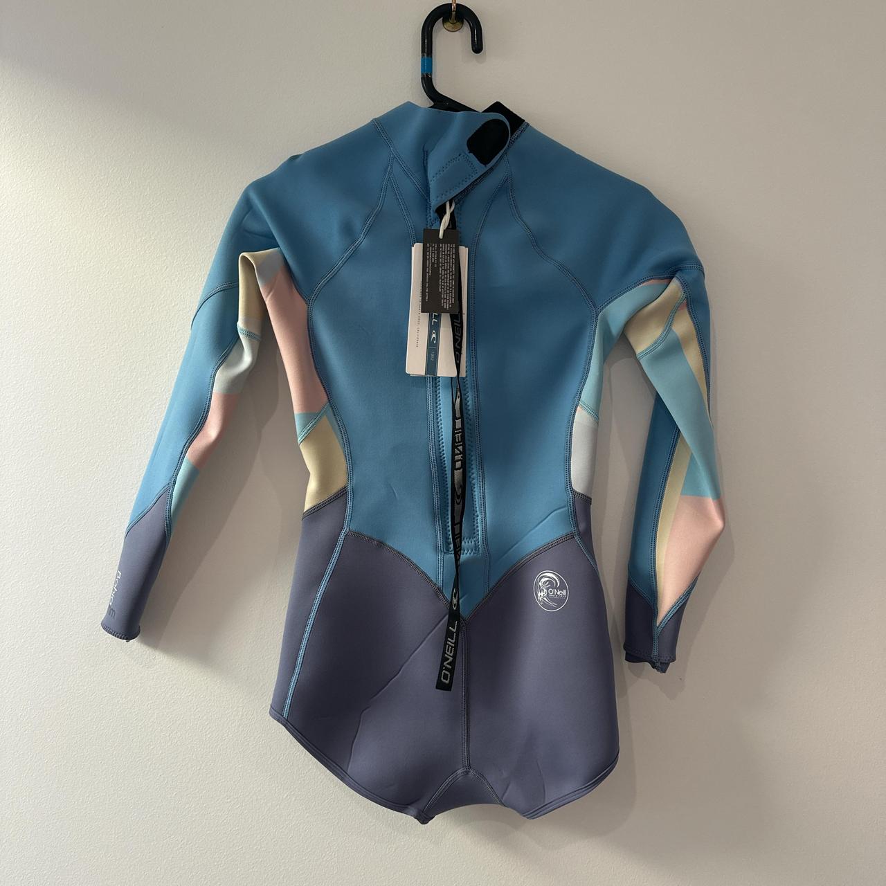 Oneill Women’s surf suit size 6. 2mm NWT | Depop